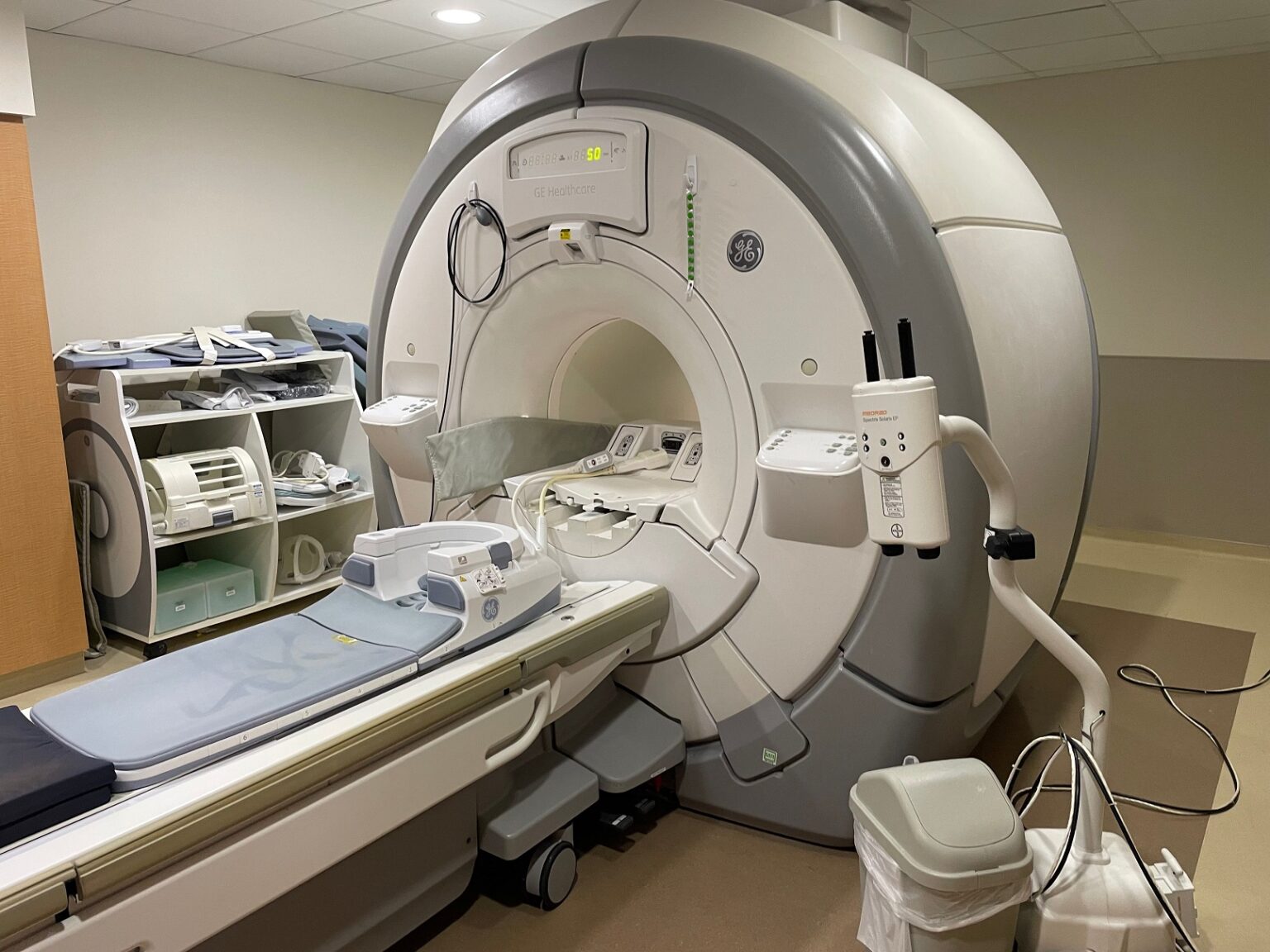 2011 GE 1.5 OPTIMA 450W MRI System | PM Imaging Management